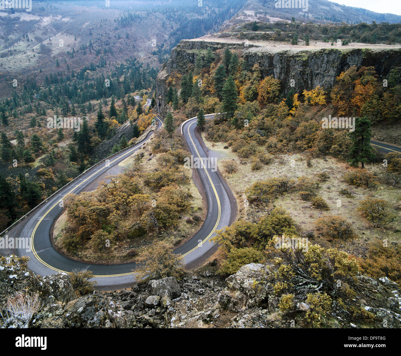 Rowena curves, Historic Columbia River Highway, Columbia River Gorge ...