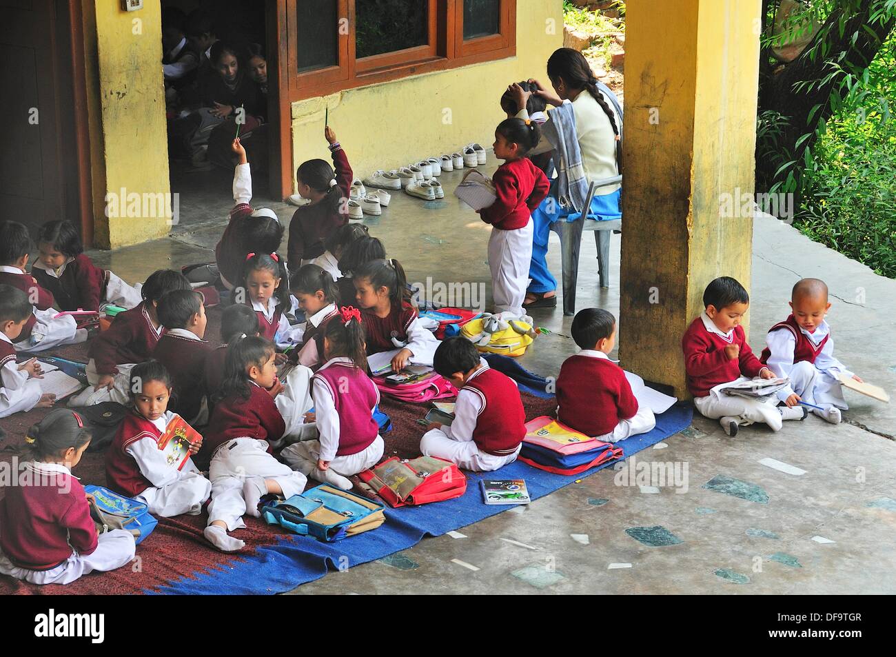 Indian Children Studying High Resolution Stock Photography and Images ...