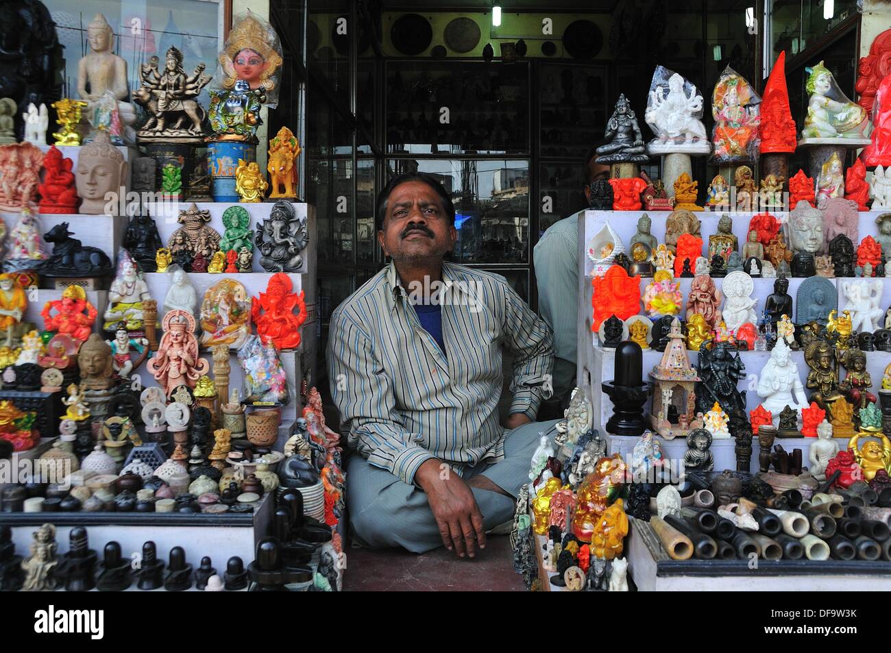 Souvenir shop varanasi india hi-res stock photography and images - Alamy