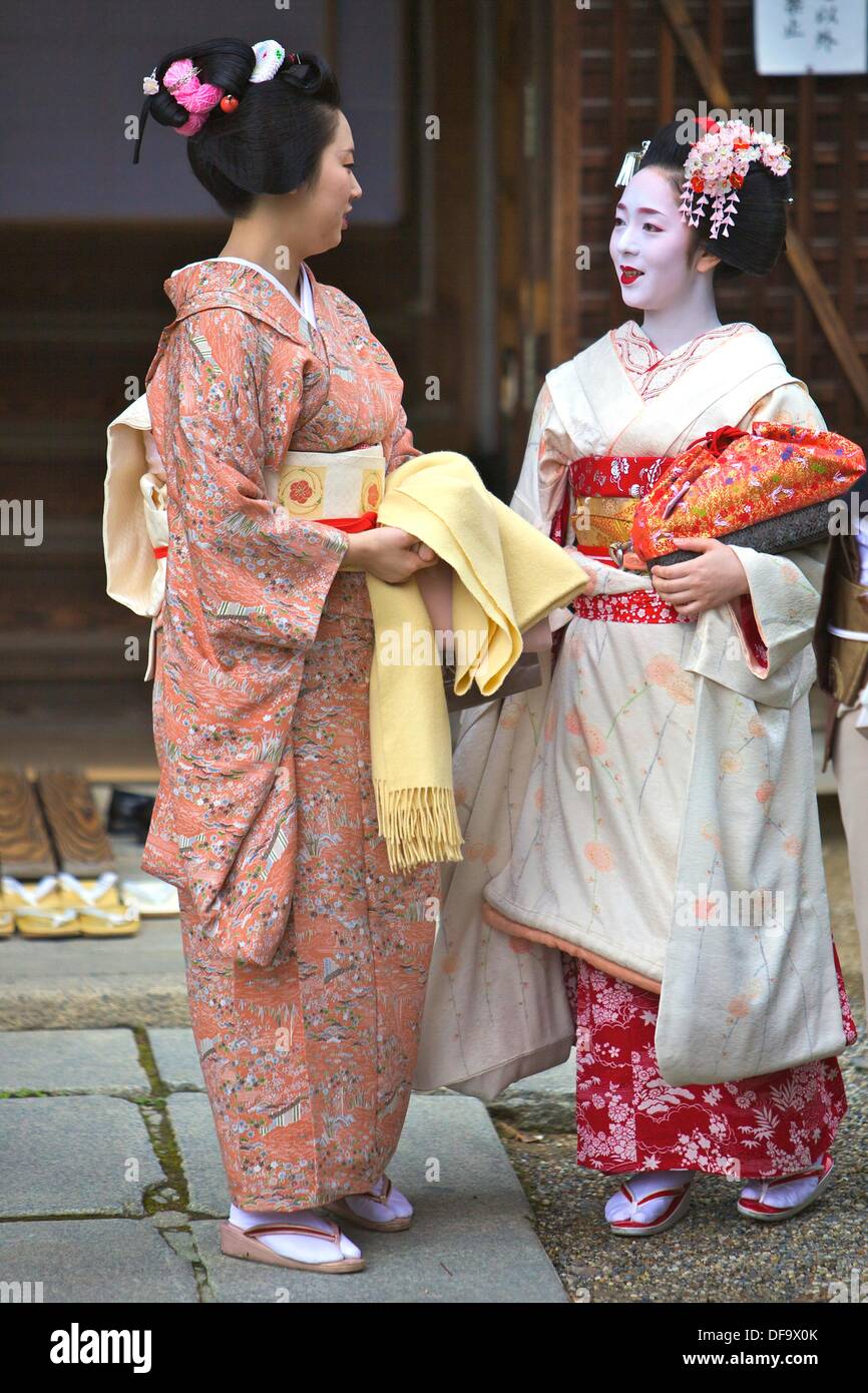 Geisha Talking High Resolution Stock Photography and Images - Alamy