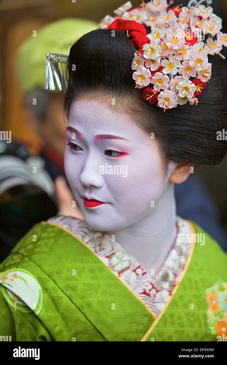 Yasaka shrine rituals hi-res stock photography and images - Alamy