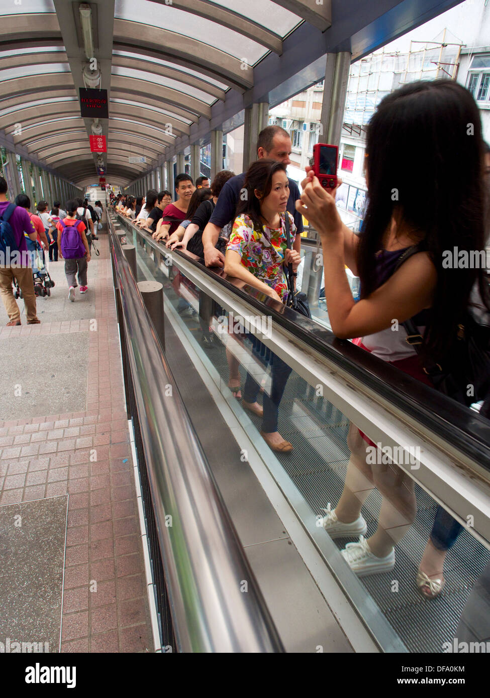 Central to mid levels escalators hi-res stock photography and images ...