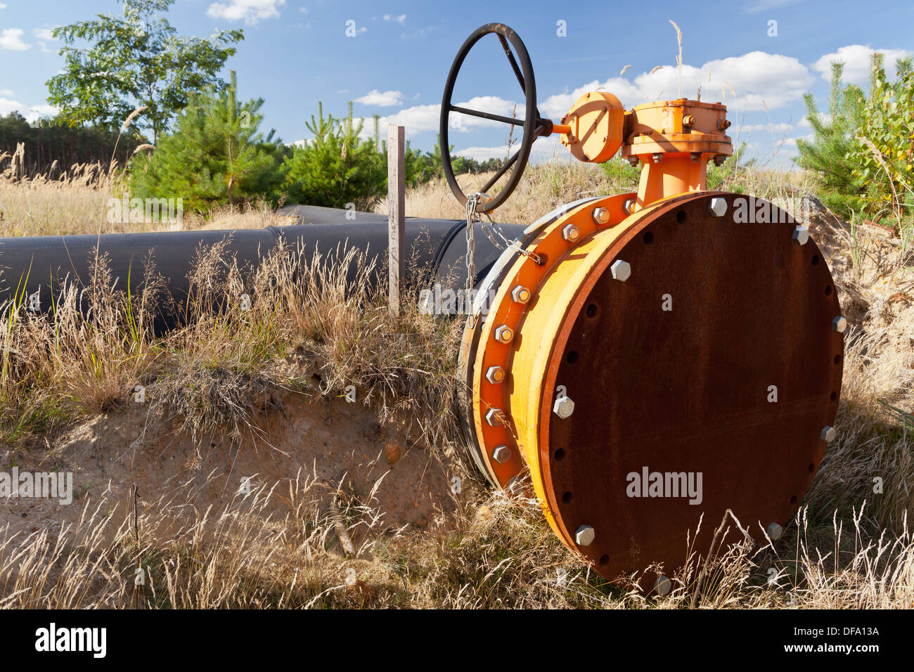 Open-pit well casing water pipeline - Vattenfall daylight mine Welzow ...