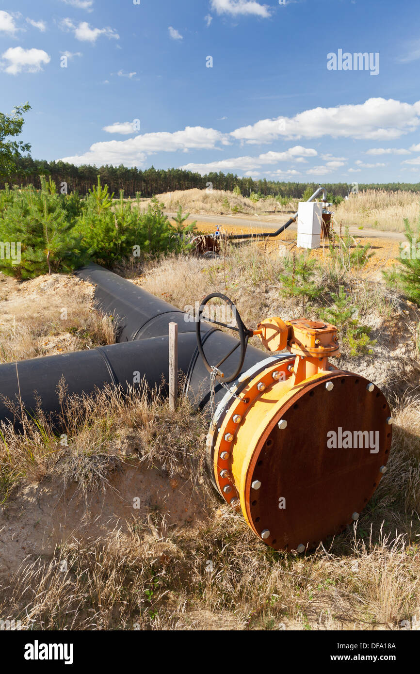 Open-pit well casing water pipeline - Vattenfall daylight mine Welzow ...