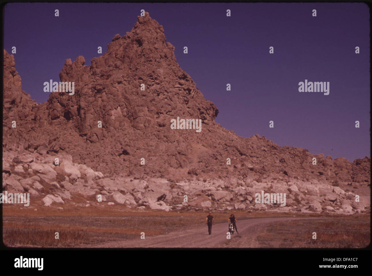 TUFA ROCK FORMATIONS NEAR THE PINNACLES ON THE SOUTH SIDE OF PYRAMID ...