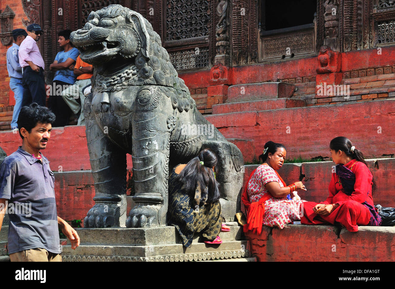 Nepal kathmandu shiva parvati temple durbar hi-res stock photography ...