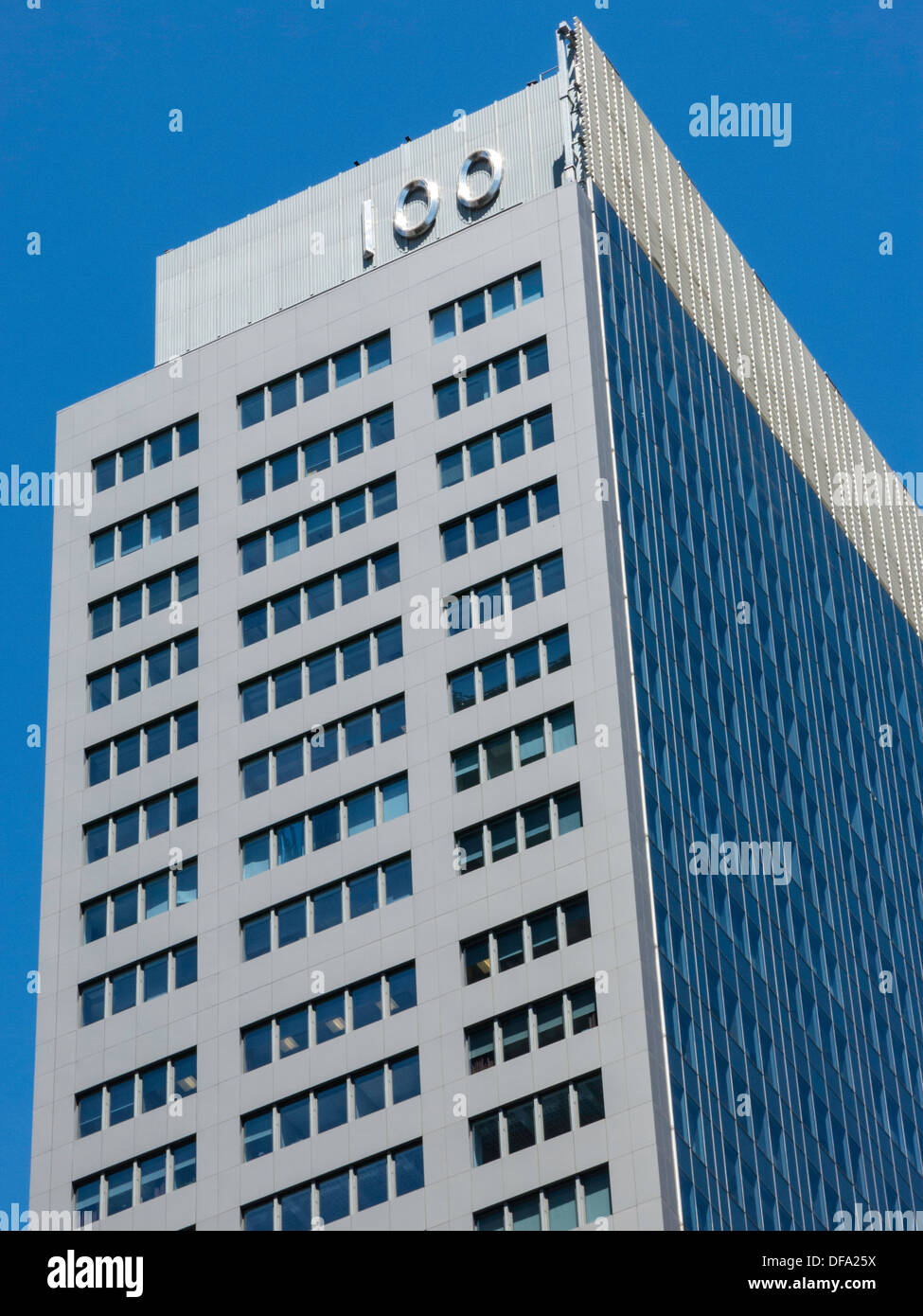 100 park avenue hi-res stock photography and images - Alamy