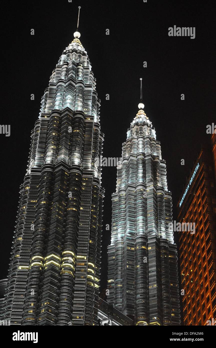 Kuala Lumpur (Malaysia): the Petronas Twin Towers Stock Photo - Alamy
