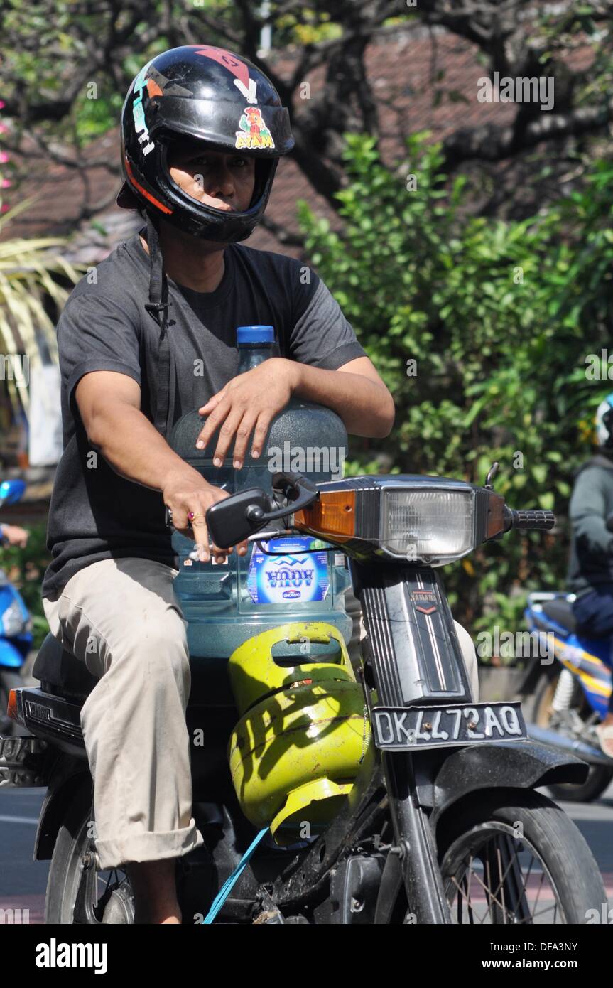 Bike container hi-res stock photography and images - Alamy