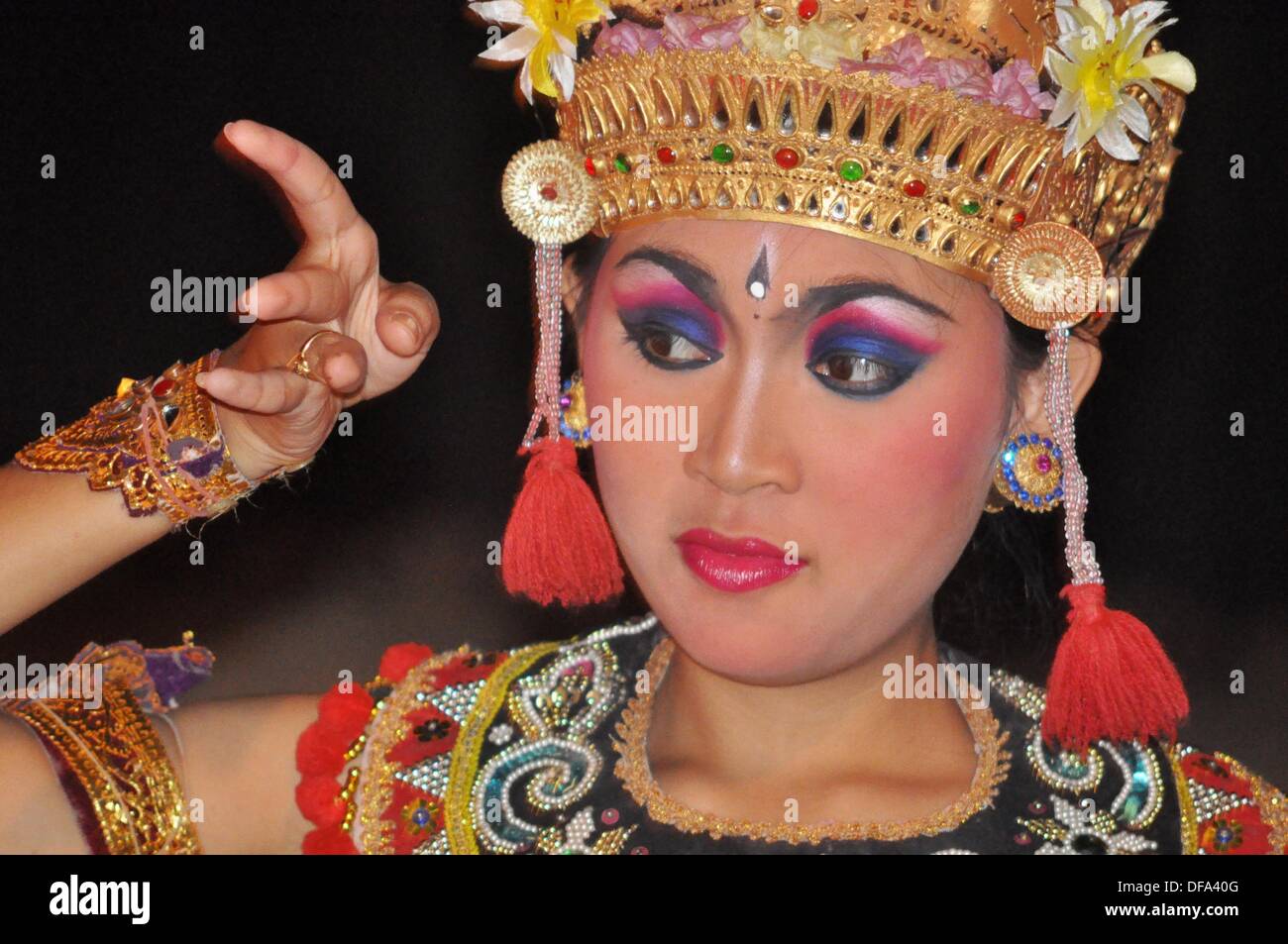 Balinese dancer at hi-res stock photography and images - Alamy