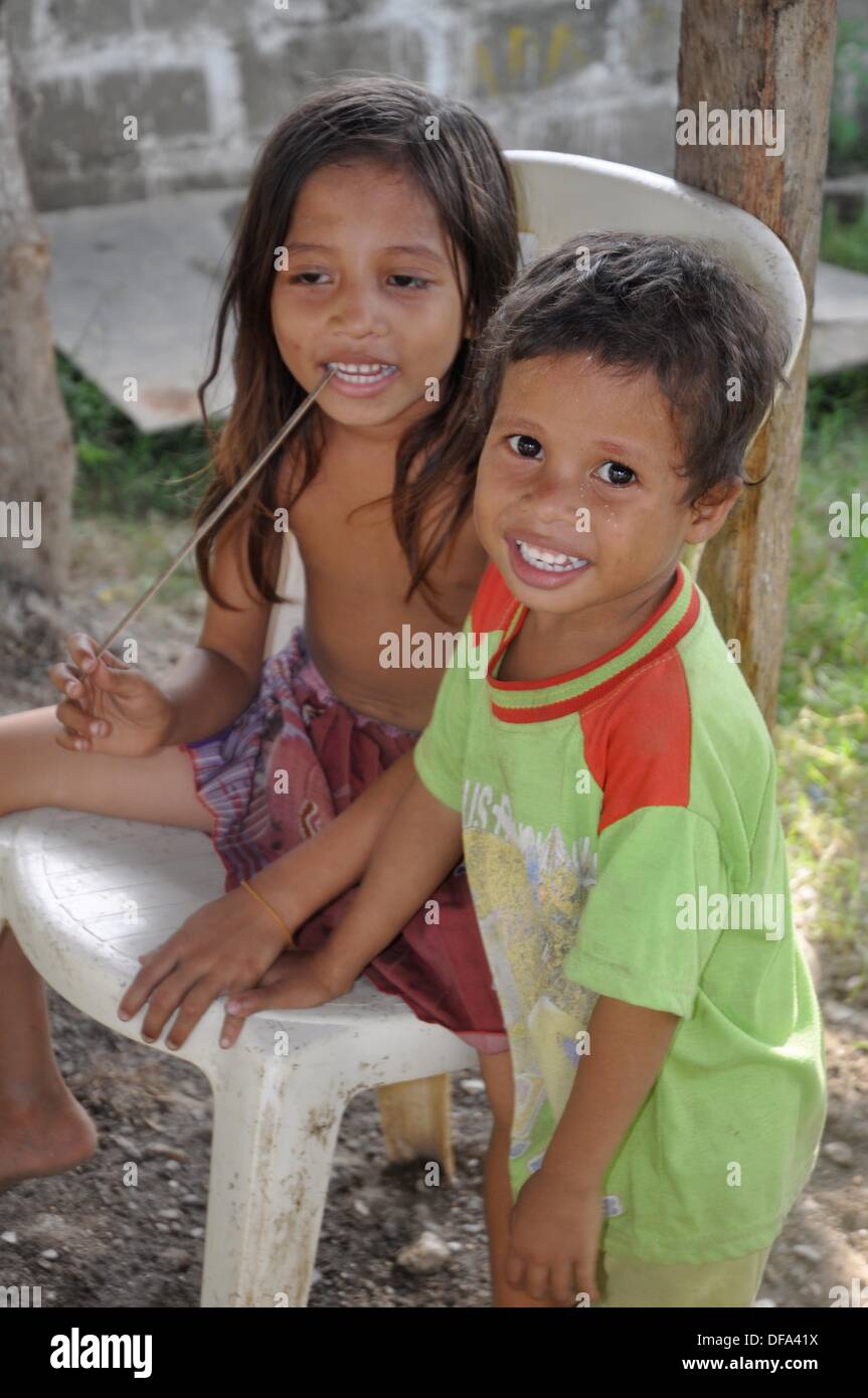 Dili (East Timor): children in the Santa Cruz neighborhood Stock Photo ...