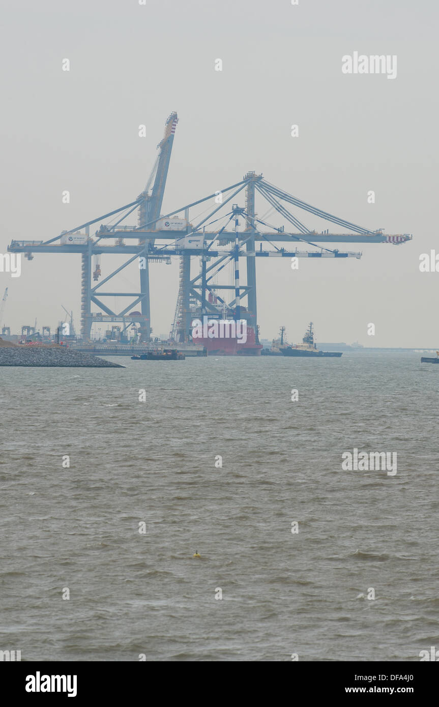 Thames Gateway, London, UK. 1st October 2013, the vessel Zhen Hua 24 ...