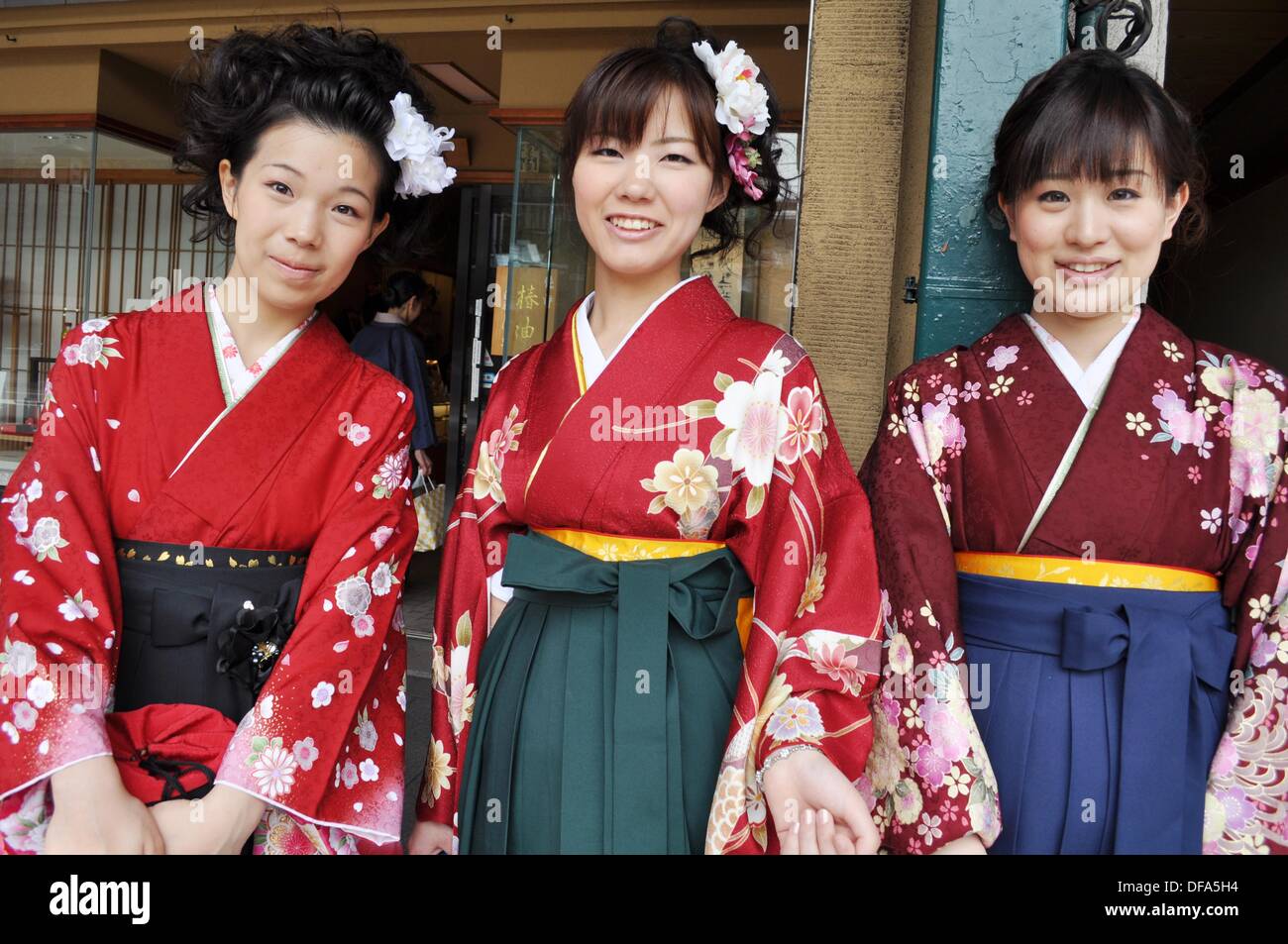 Japan local girl in traditional hi-res stock photography and images - Alamy