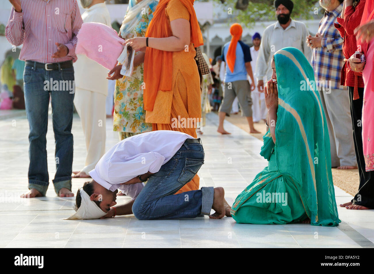 Sikh Woman Pray High Resolution Stock Photography and Images - Alamy