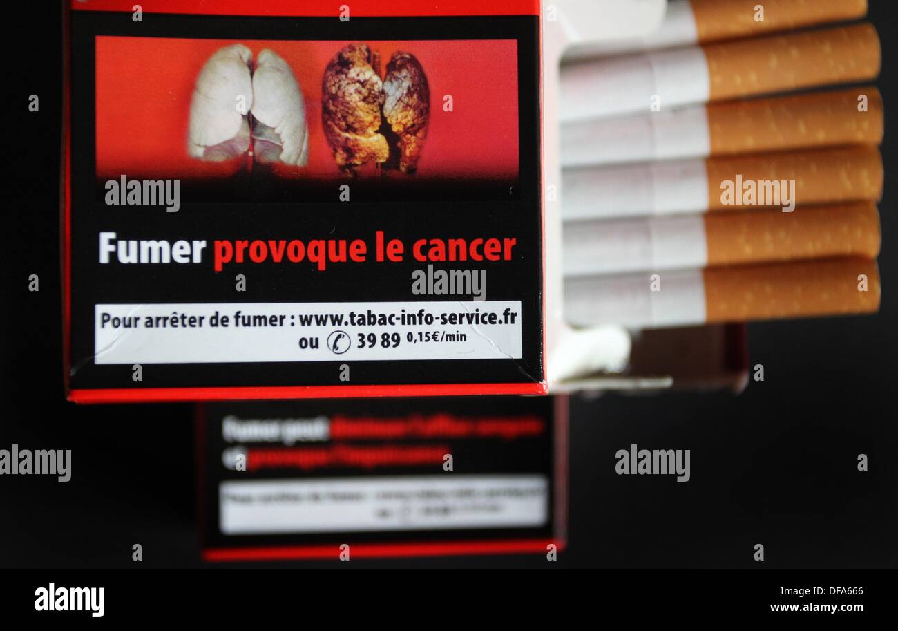 Pictures cigarette packs hi-res stock photography and images - Alamy