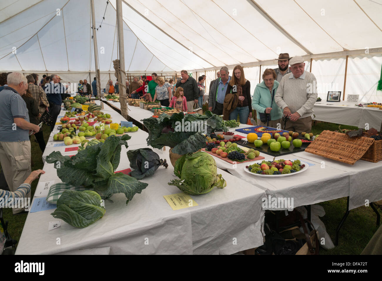Produce show hi-res stock photography and images - Alamy
