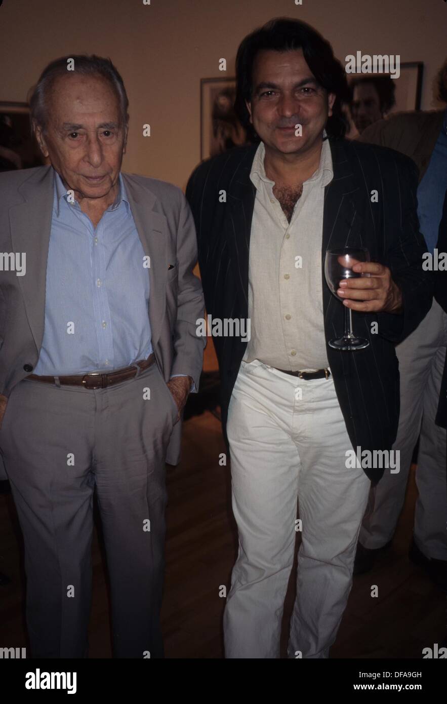 LEO CASTELLI with Gianfranco Giorgoni at the Castelli Gallery in New ...