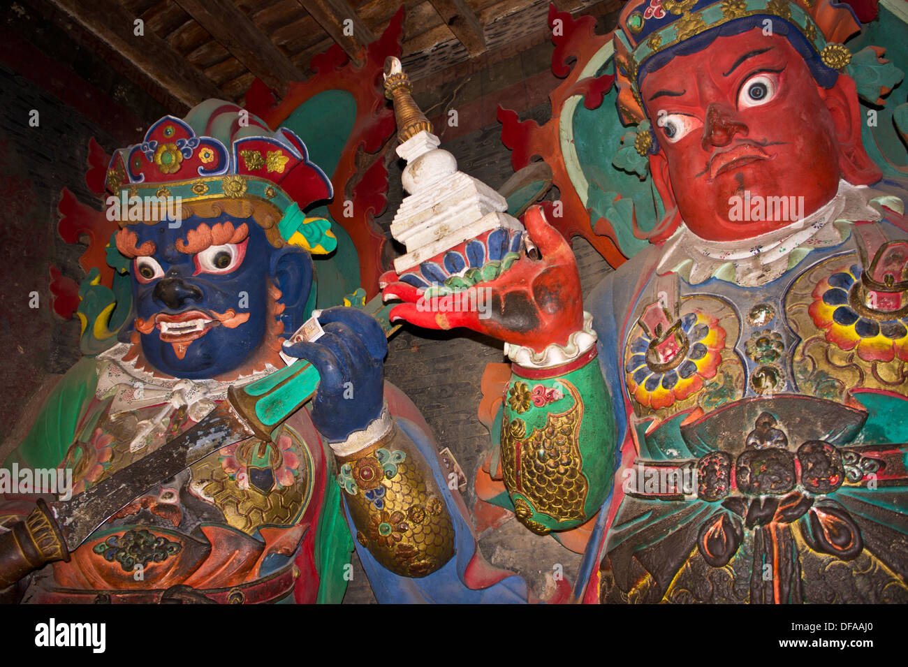 Statue protectors hi-res stock photography and images - Alamy