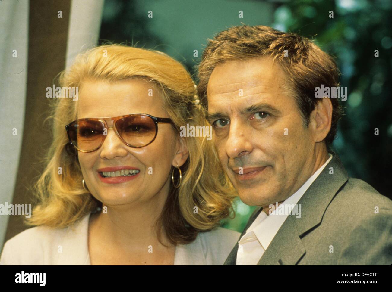 Gena rowlands john cassavetes hi-res stock photography and images - Alamy