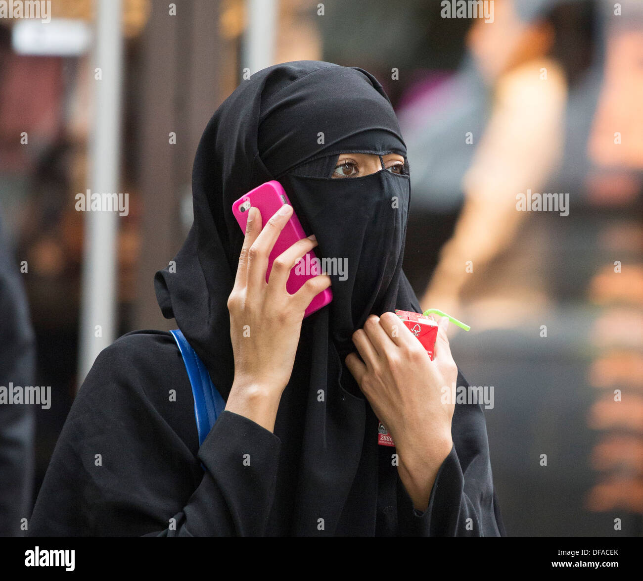 Niqab hi-res stock photography and images - Alamy