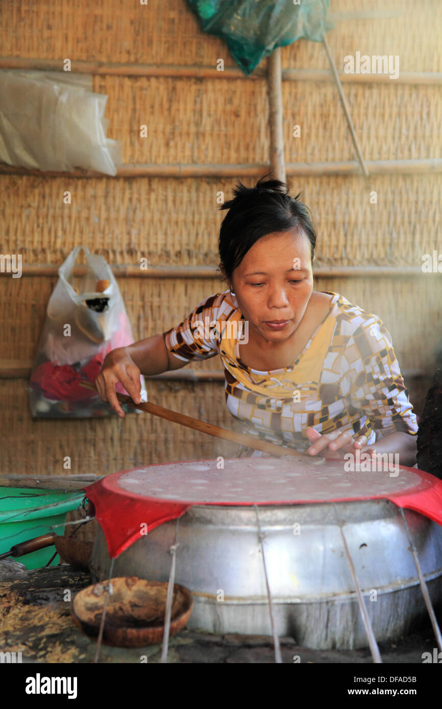 Vietnam river delta rice paper hi-res stock photography and images - Alamy