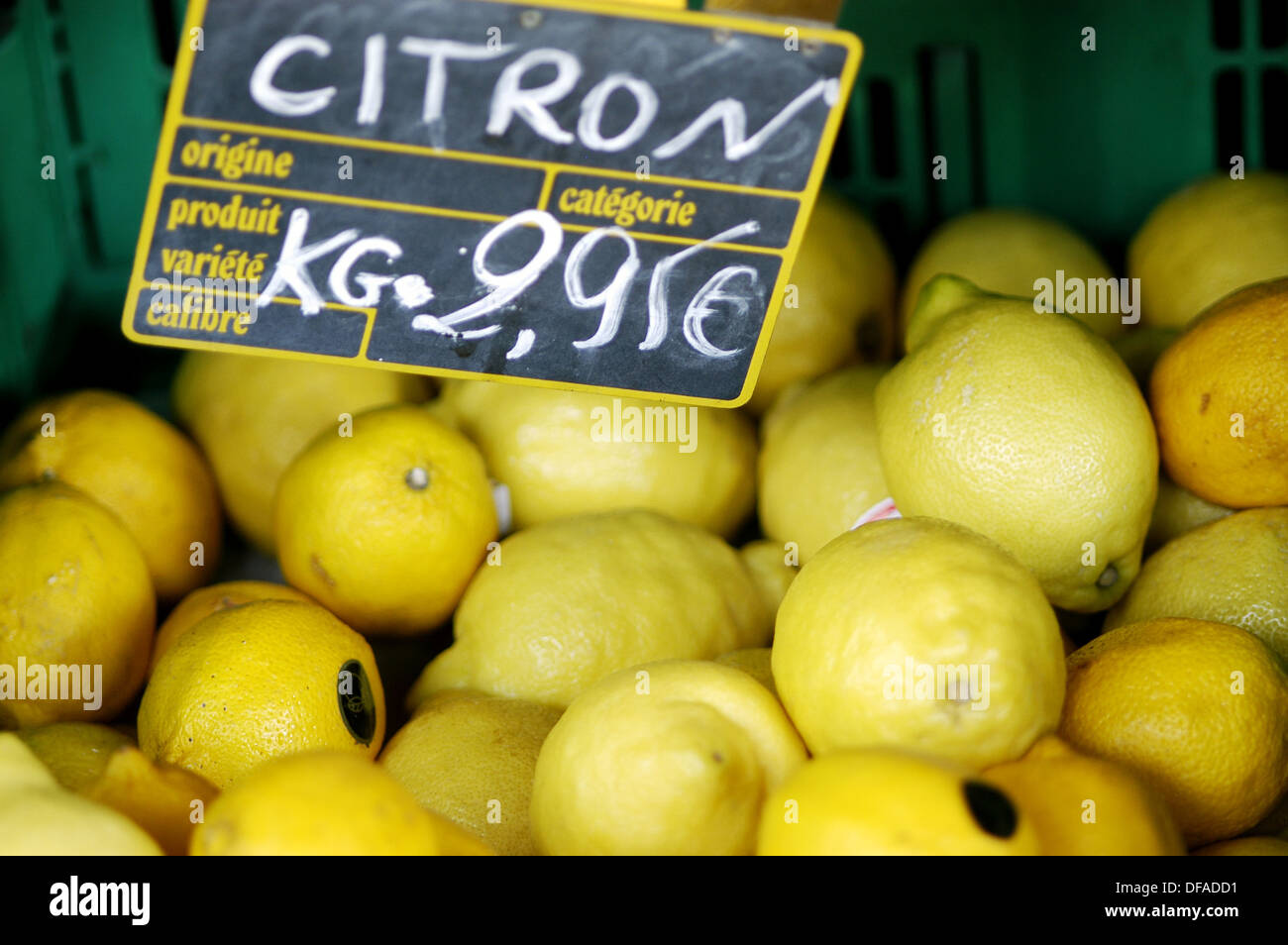 Lemons paris hi-res stock photography and images - Alamy