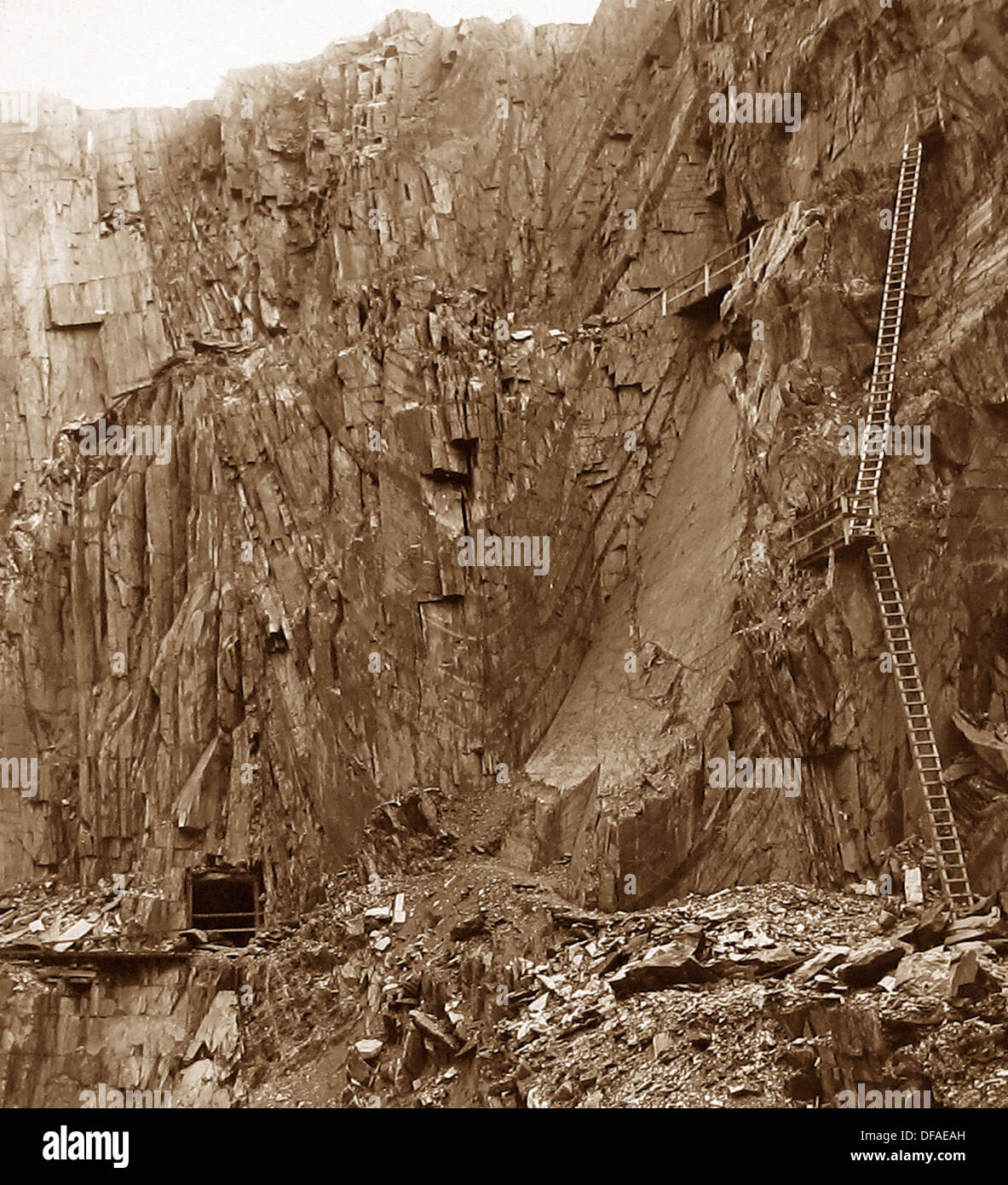 Penrhyn Slate Quarry near Bethesda Victorian period Stock Photo - Alamy