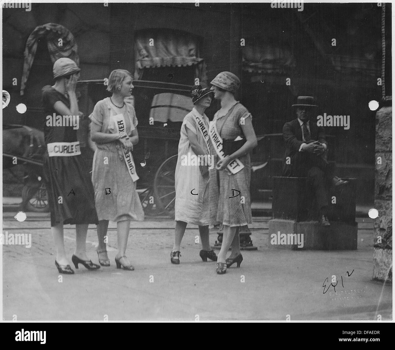 Group men women working Black and White Stock Photos & Images - Alamy