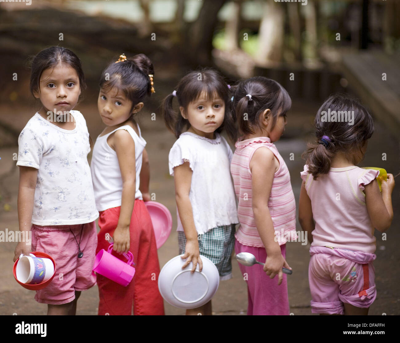 People waiting food line hi-res stock photography and images - Alamy