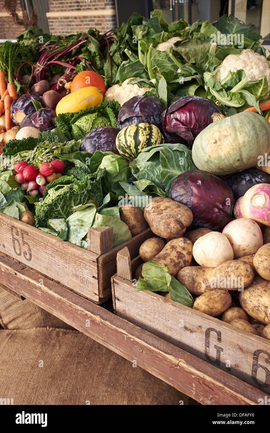 Fresh vegetable Market Stall Stock Photo - Alamy
