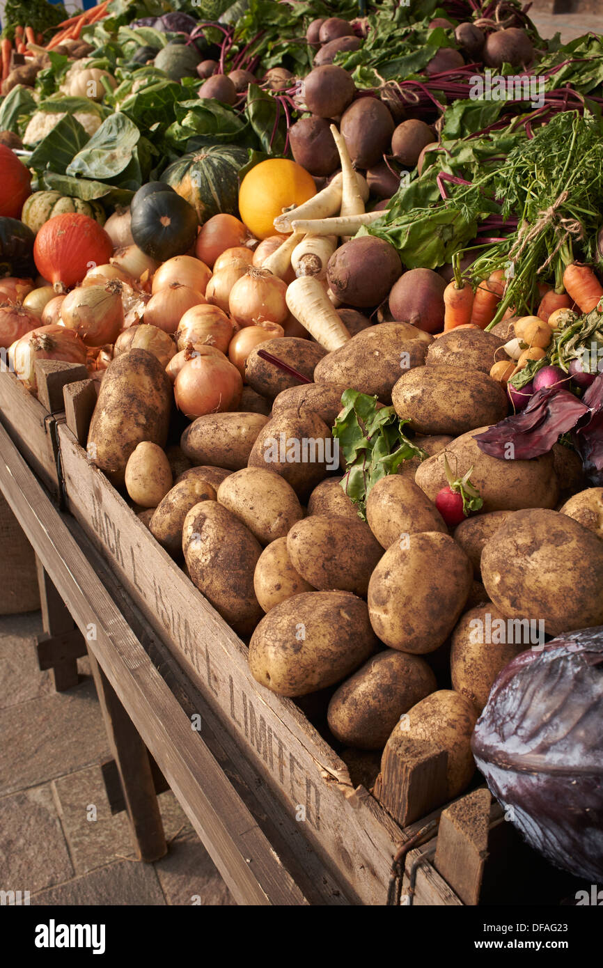 Fresh vegetable Market Stall Stock Photo - Alamy