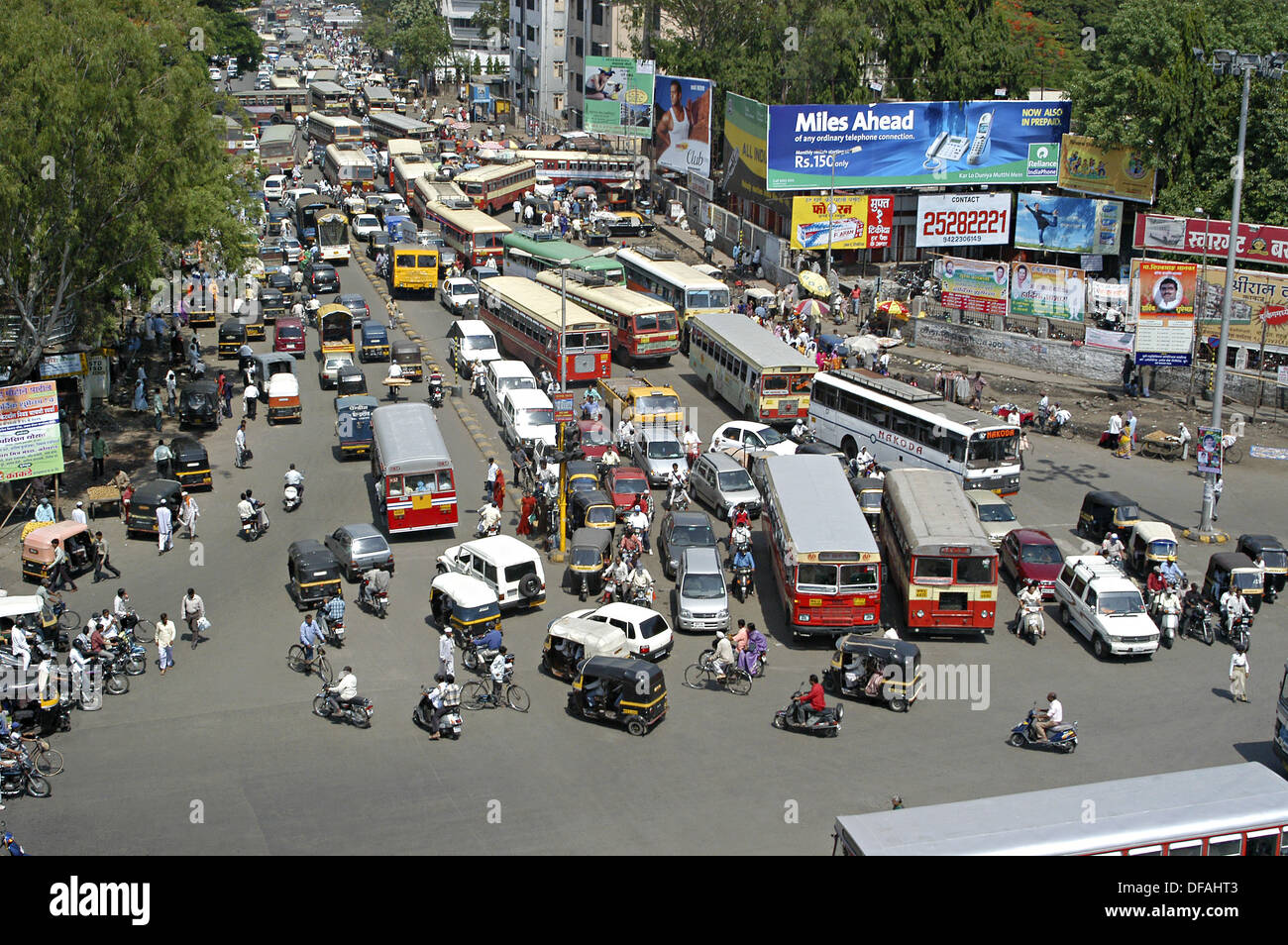 Pune bus hi-res stock photography and images - Alamy