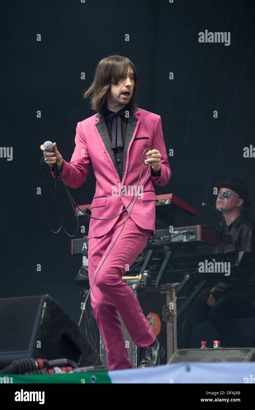 Bobby Gillespie and Primal Scream playing the Pyramid stage at the ...