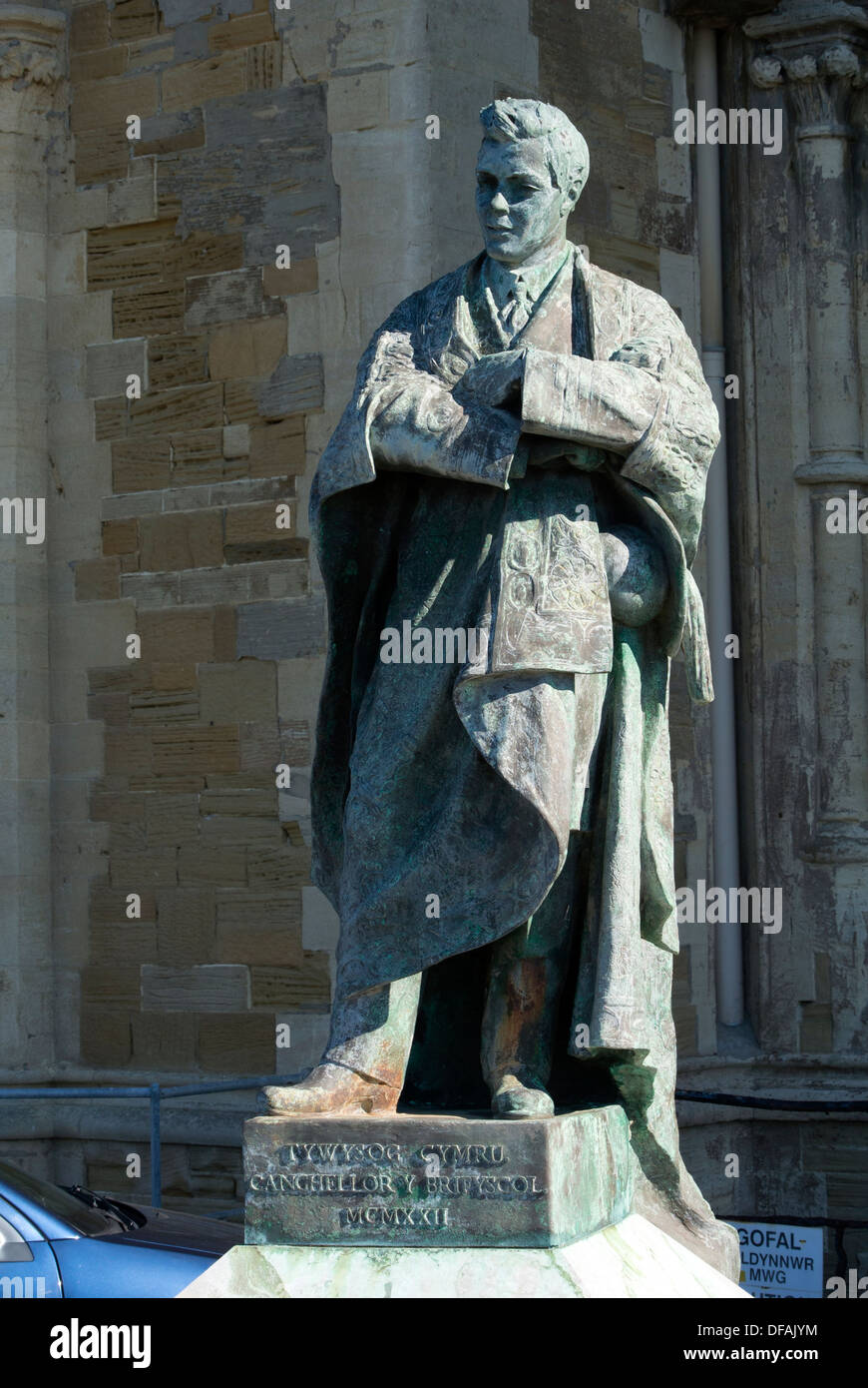 Prince wales chancellor university wales hi-res stock photography and ...