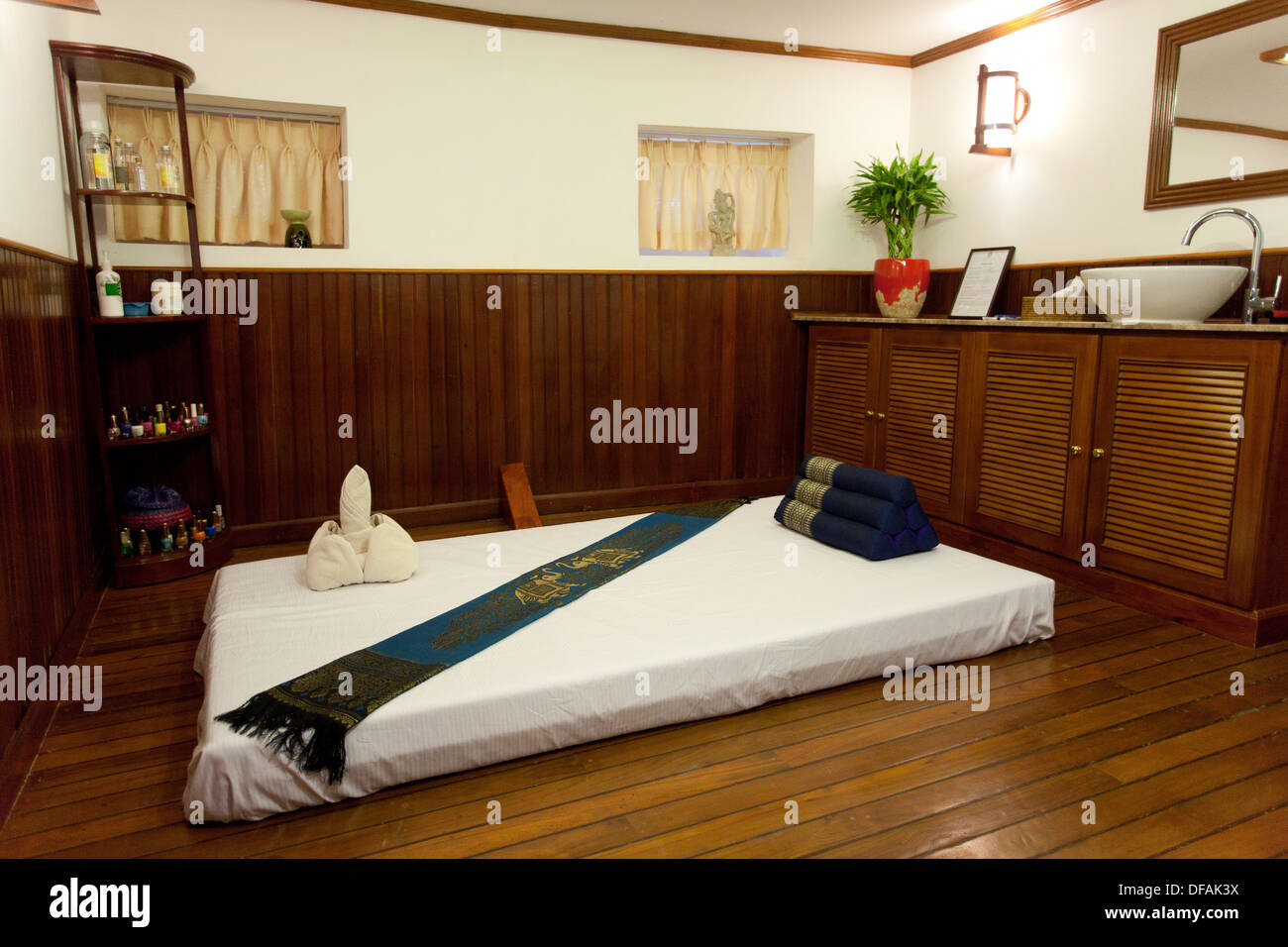 Thai/Khmer massage room Stock Photo - Alamy