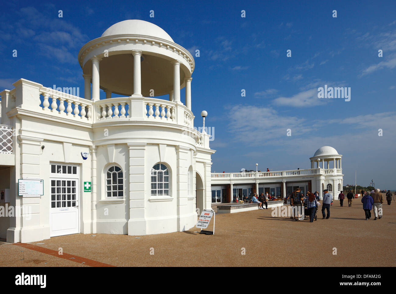 Bexhill on sea, seafront hi-res stock photography and images - Alamy