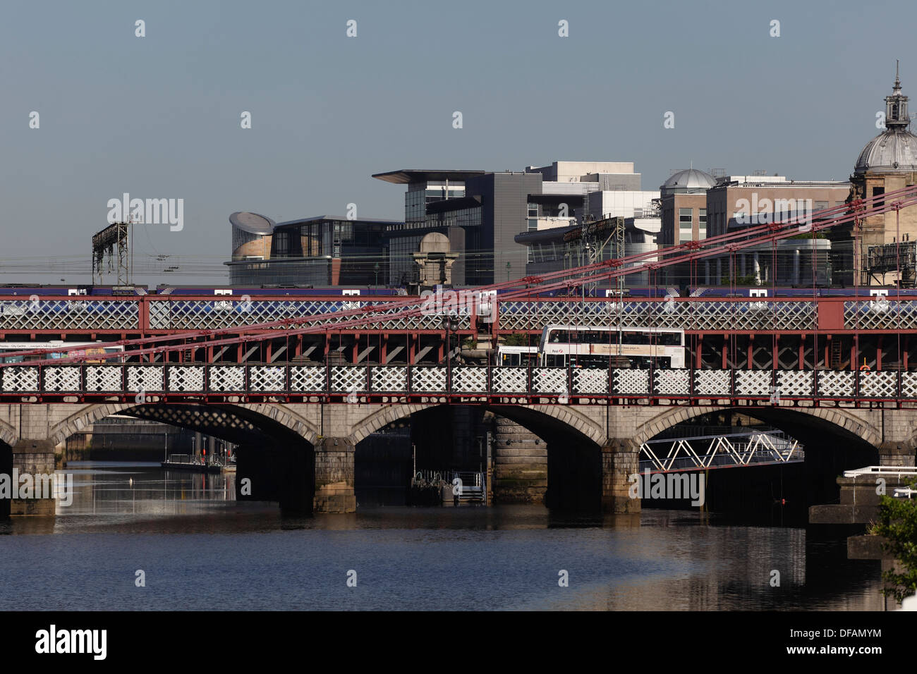 Bridges of glasgow hi-res stock photography and images - Alamy