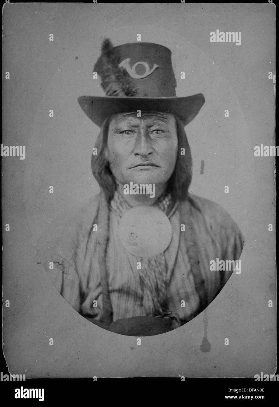 A comanche peace chief bird chief Black and White Stock Photos & Images ...