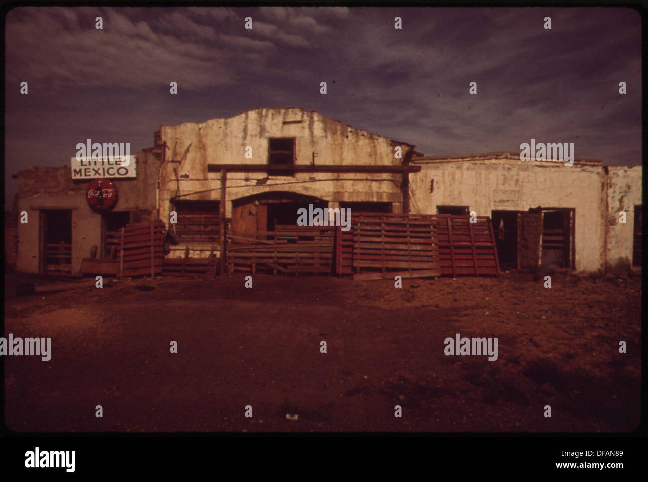 Old abandoned building shows hi-res stock photography and images - Alamy