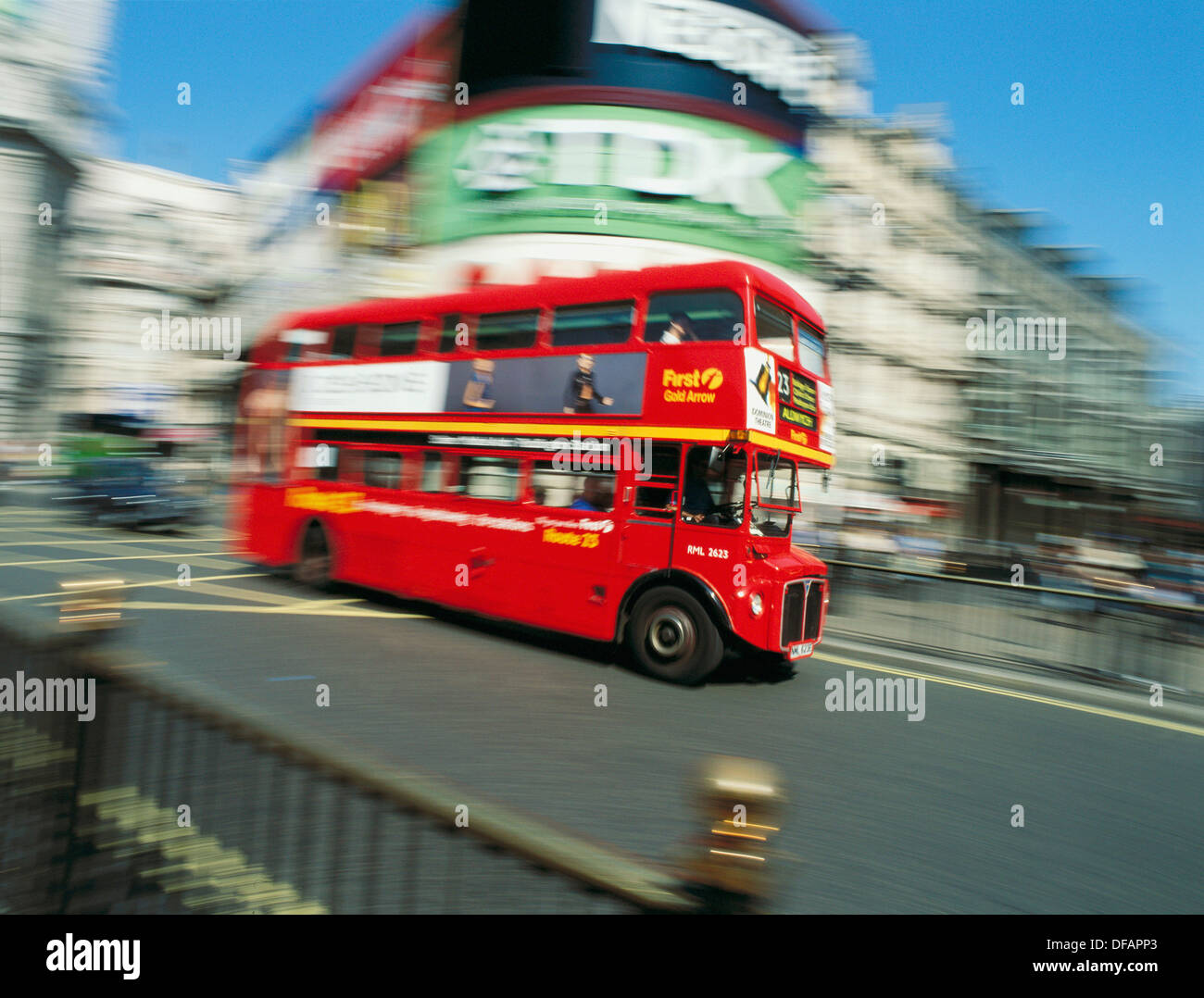 Moving buss hi-res stock photography and images - Alamy