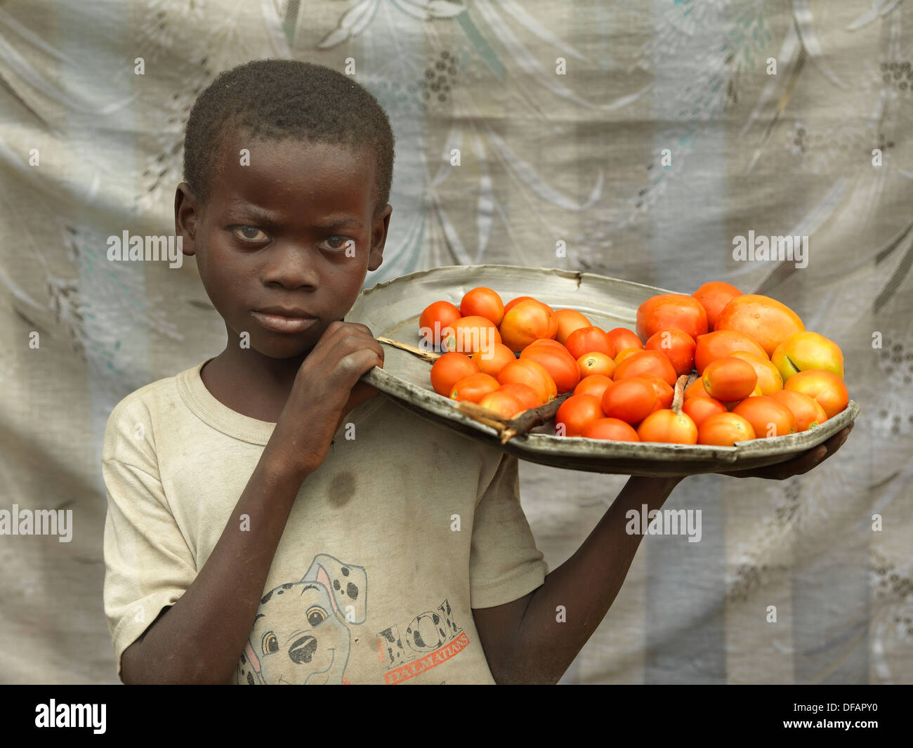 Vendor boy hi-res stock photography and images - Alamy