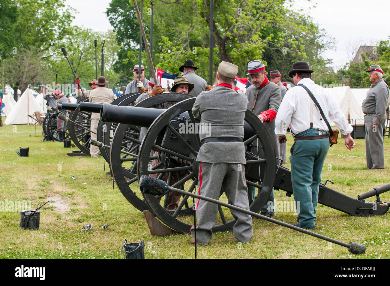 Confederate artillery unit cannon action Thunder on the Roanoke ...