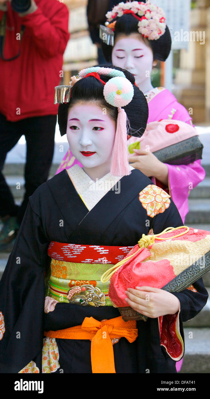 Yasaka shrine rituals hi-res stock photography and images - Alamy