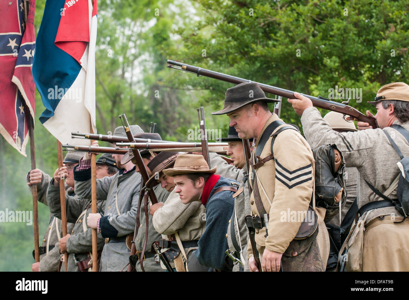 Confederate soldiers at the Thunder on the Roanoke American Civil War ...