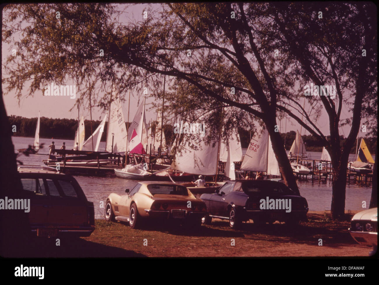 White Rock Lake, located in Dallas, Texas, is a popular weekend resort ...