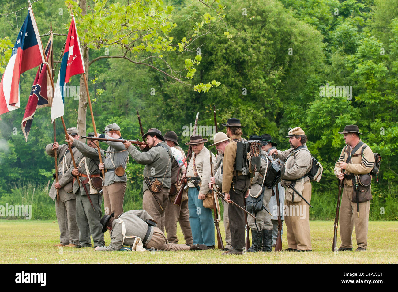 Confederate soldiers at the Thunder on the Roanoke American Civil War ...