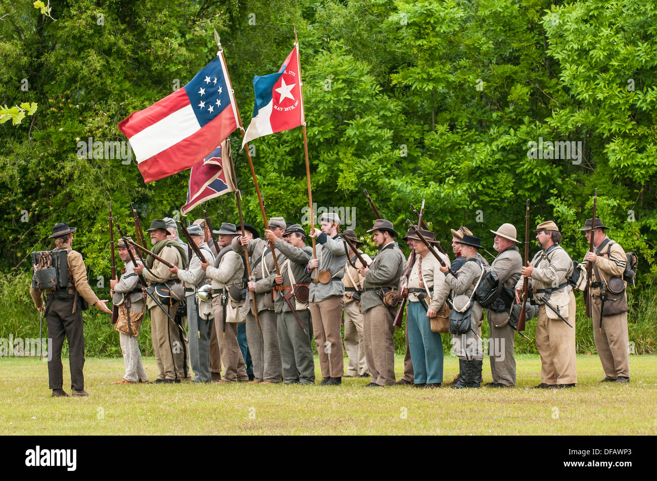 Confederate soldiers at the Thunder on the Roanoke American Civil War ...