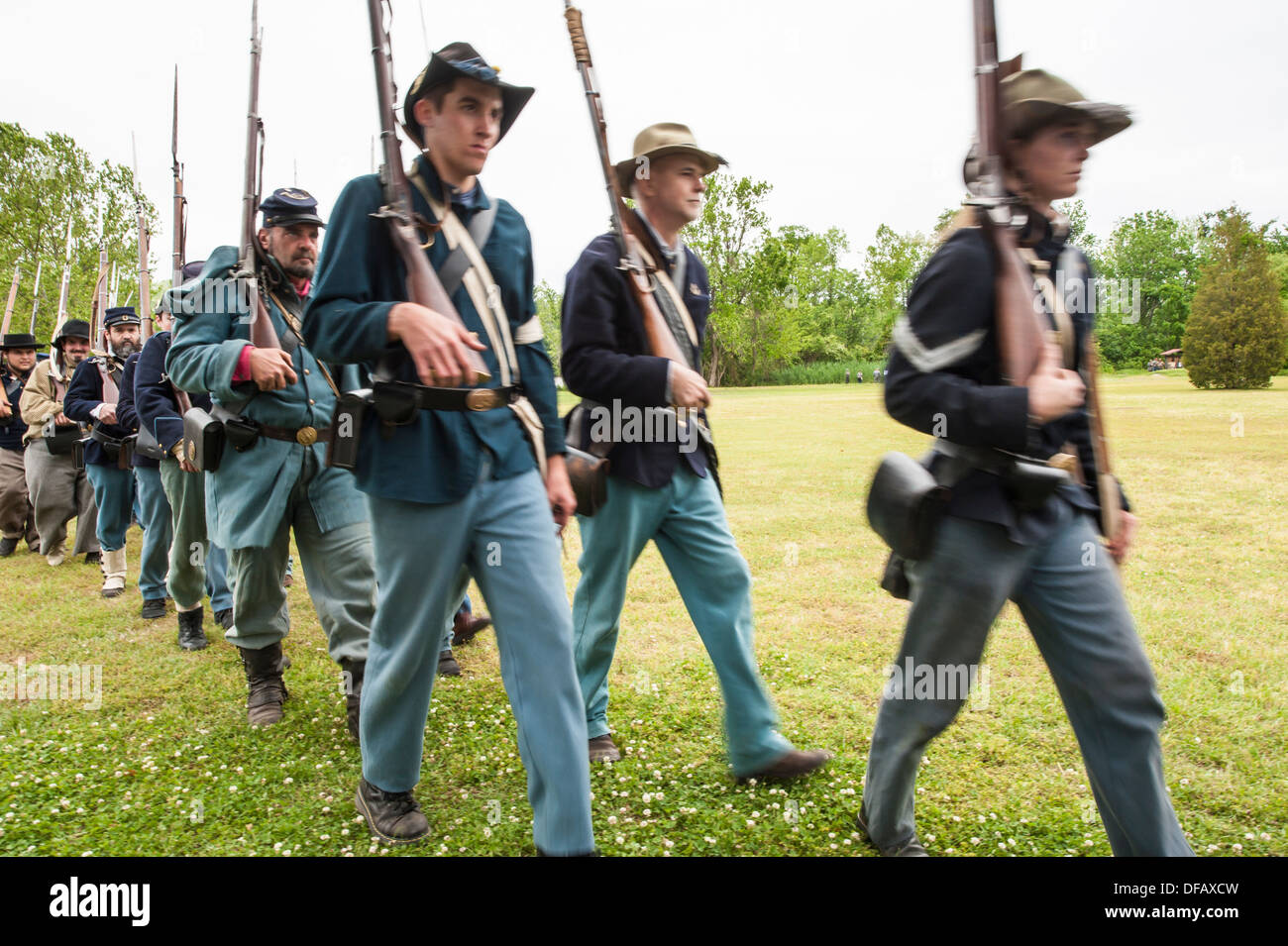 Union soldiers at the Thunder on the Roanoke American Civil War ...