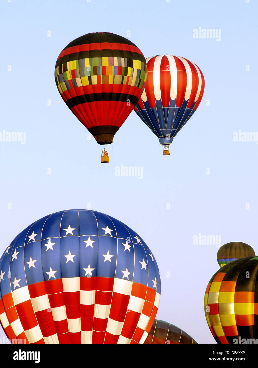 Balloon races hi-res stock photography and images - Alamy
