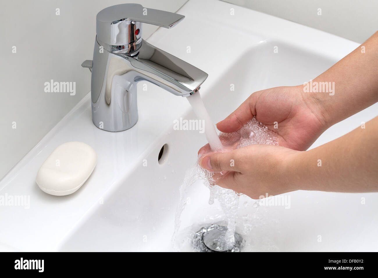 Handwashing sink hi-res stock photography and images - Alamy